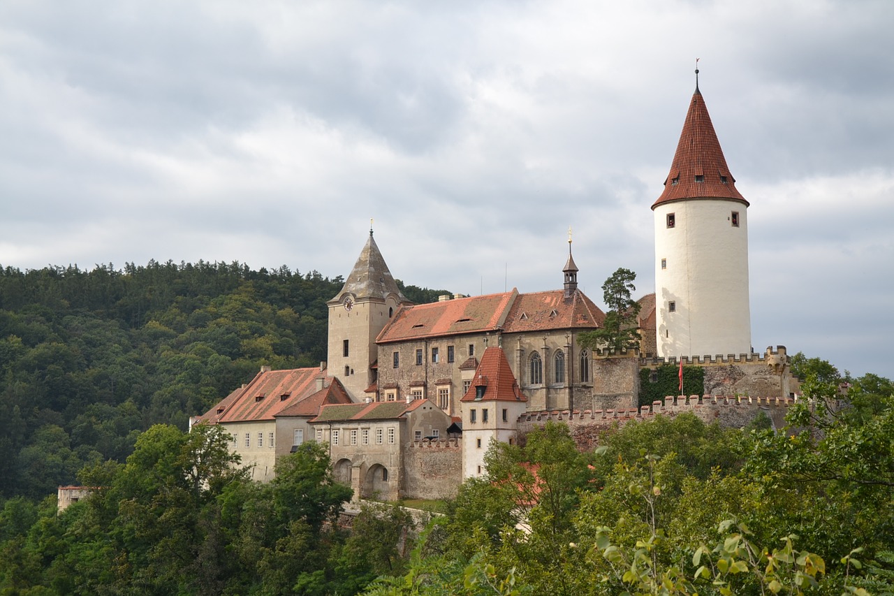 Nejkrásnější hrady a zámky u nás II. díl | Svět cestovatele