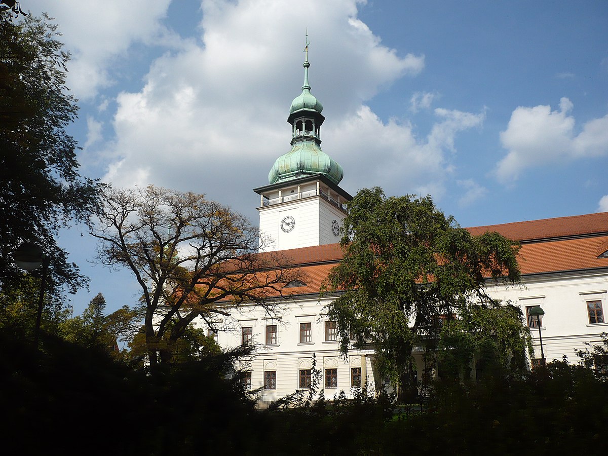 Vsetínský zámek a naučná stezka Okolím Vsetína