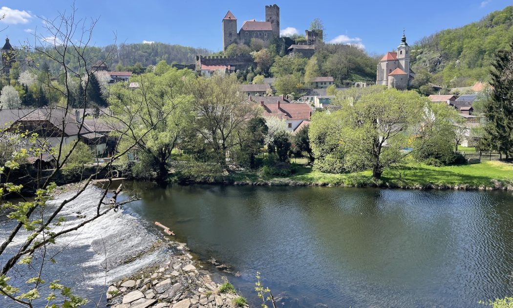 Navštívili jsme Hardegg. Z výhledů na hrad se tajil dech
